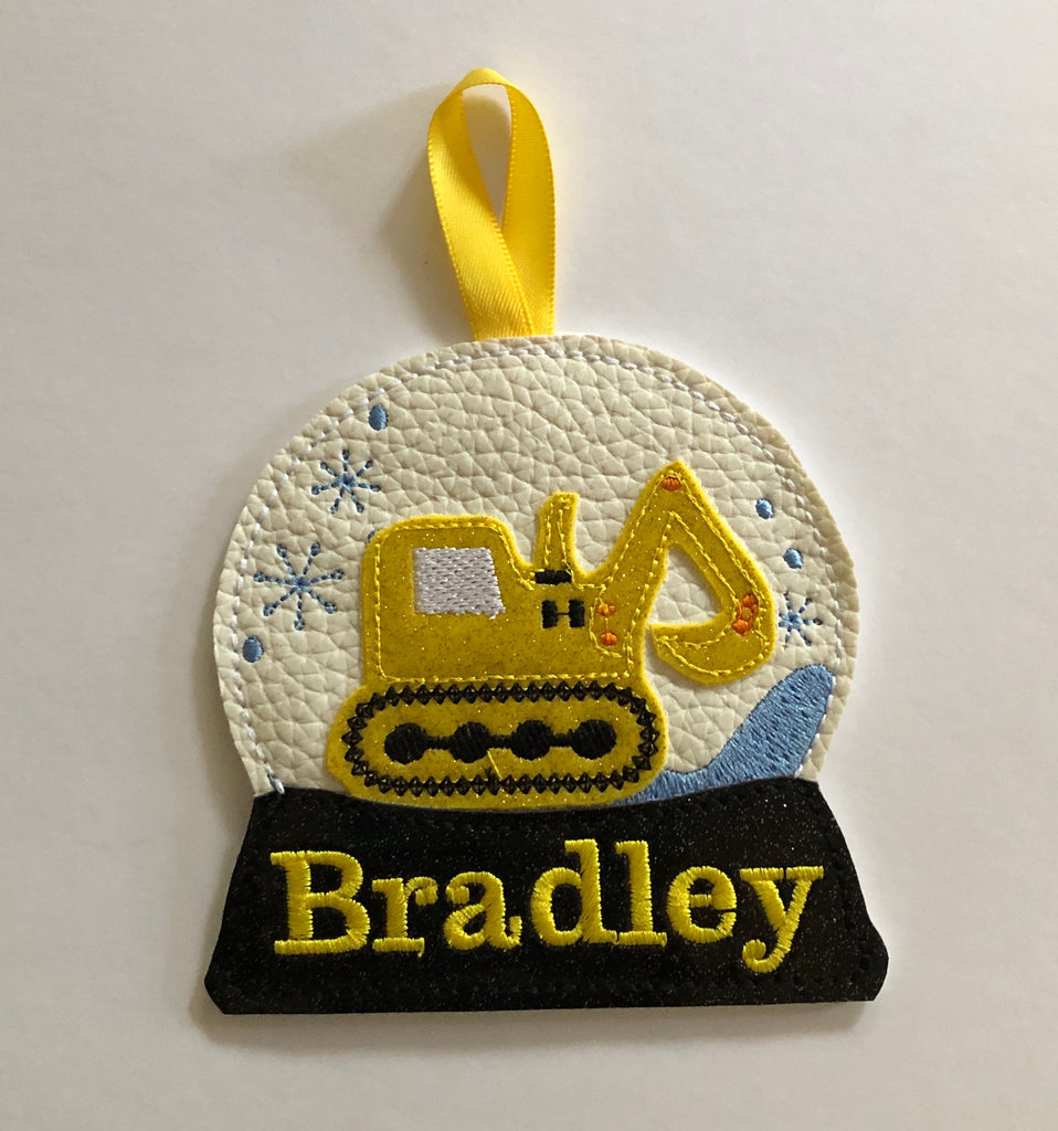 Digger Ornament – Threading the Love